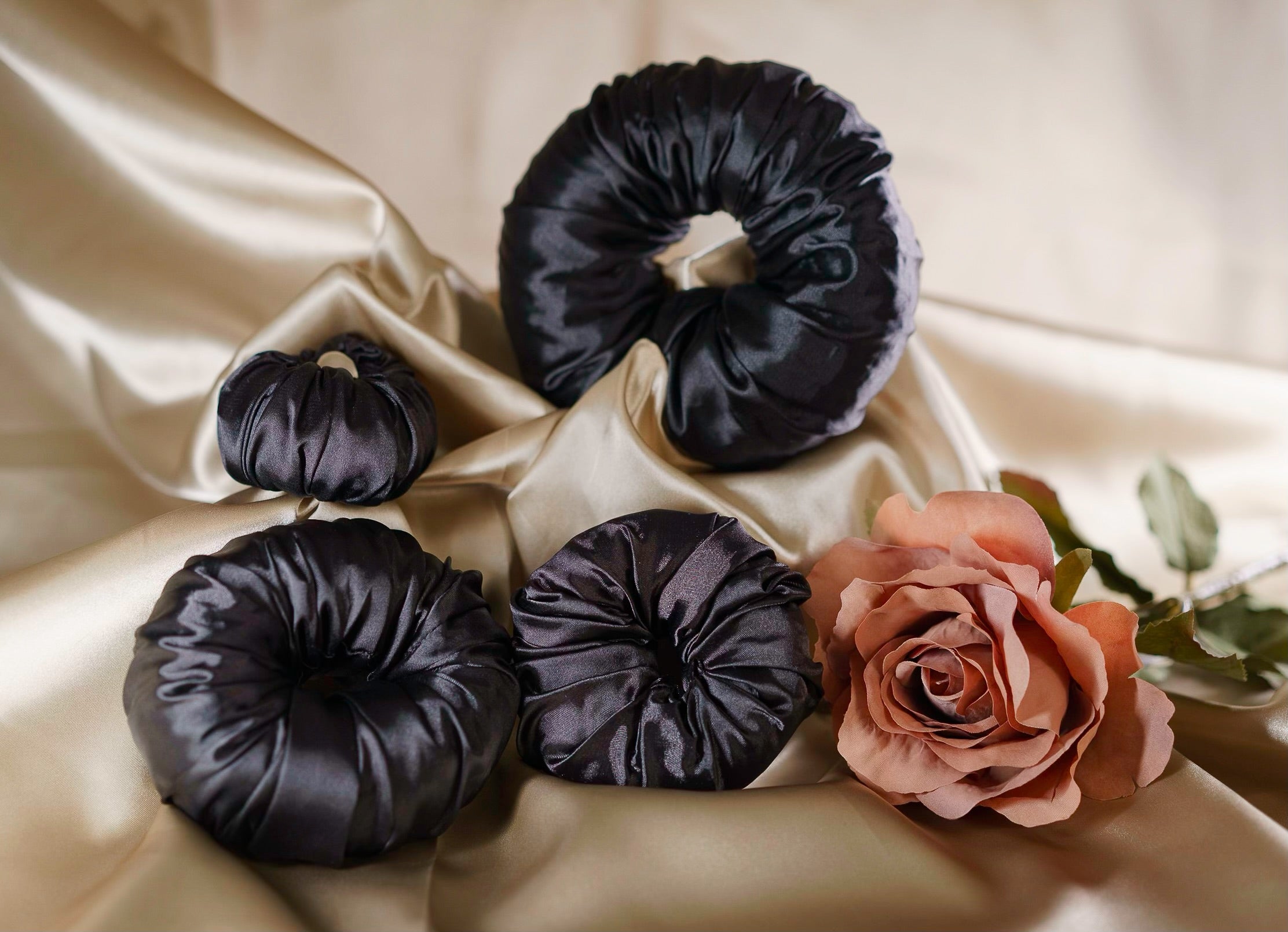 BLACK MULBERRY SILK HAIR-BUN MAKER FOR MILITARY HAIR BUN – SATININARMS